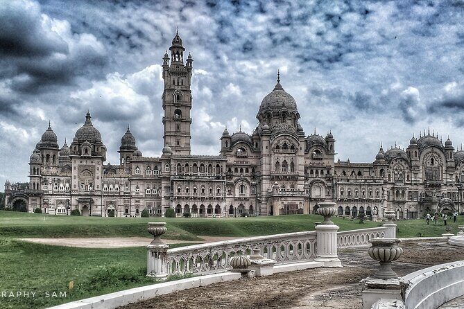 02 Nights & 03 Days Vadodara and Champaner Tour - FAQ