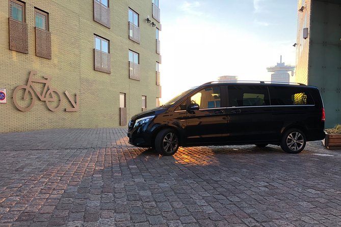 1-15 persons Taxi or Bus Transfer Amsterdam in Amsterdam City - Handling of Luggage and Group Size