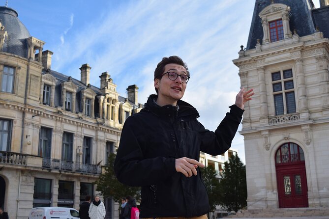 1.5 Hour Guided Tour in Poitiers - Detailed Breakdown of the Itinerary