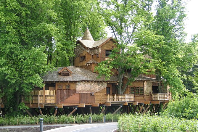 1 Day Alnwick Castle, Holy Island & Scottish Borders - Exploring Holy Island