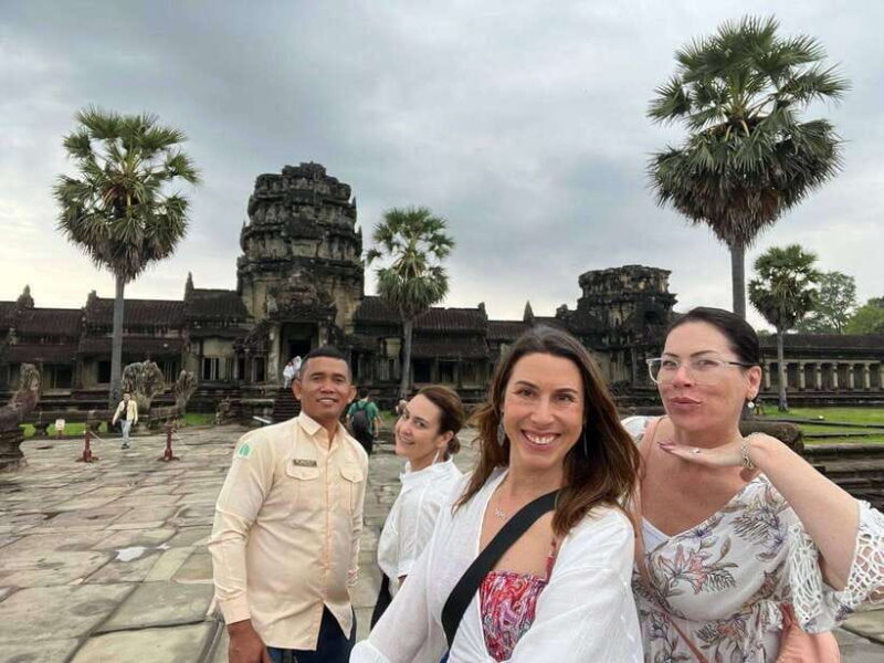 1-Day Angkor Wat Private Tour with Spanish Tour Guide. - Practical Tips for Visitors