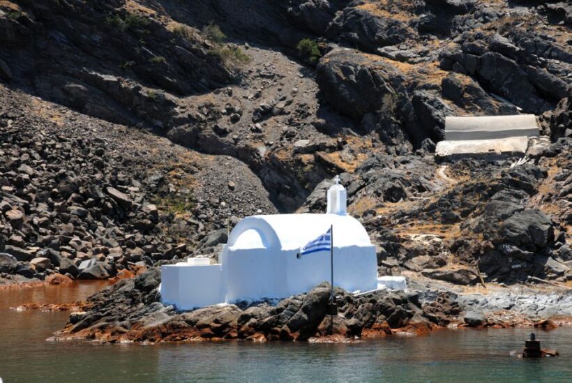 1-Day Boat Trip: Santorini Volcano, Thirassia & Oia Sunset - Authentic Experiences & Practical Details