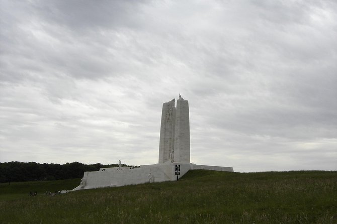 1 Day Canadian WW1 Private Tour Including Vimy Ridge - Paying Respects to Fallen Canadians
