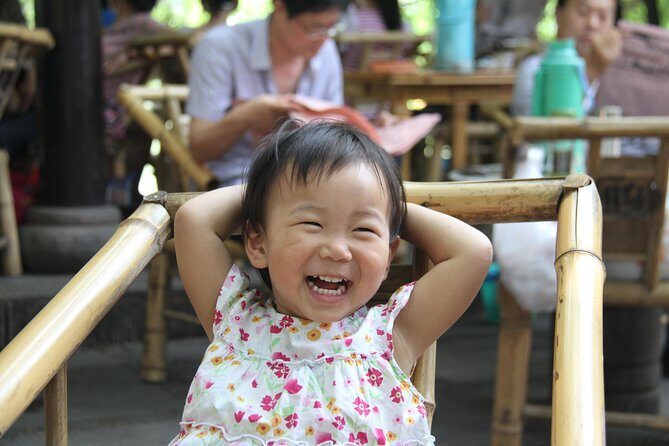 1-Day Chengdu Layover Tour: Panda Base, city central with Round Airport Transfer - What Travelers Can Expect