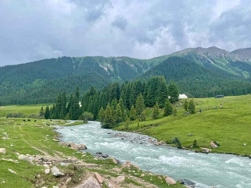 1 Day Chon Kemin tour with Horse Riding - Food and Refreshments: Whats Included
