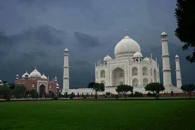 1-Day Golden Triangle Tour to Agra and Jaipur from Delhi - Detailed Breakdown of the Itinerary