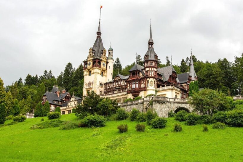 1-Day Guided Tour: Bucharest-Peles, Dracula Castle & Brasov - Who Should Consider This Tour?