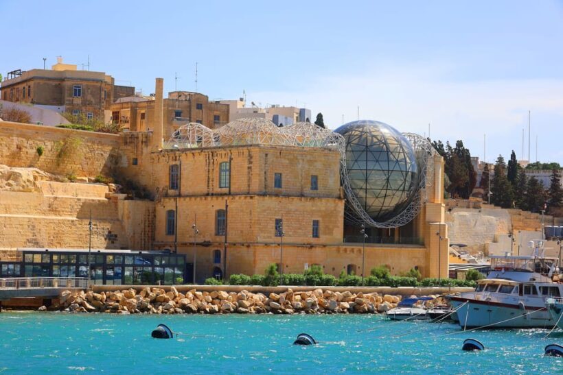 1-Day Hop-On Hop-Off Bus + Harbour Cruise (CMO) - FAQs