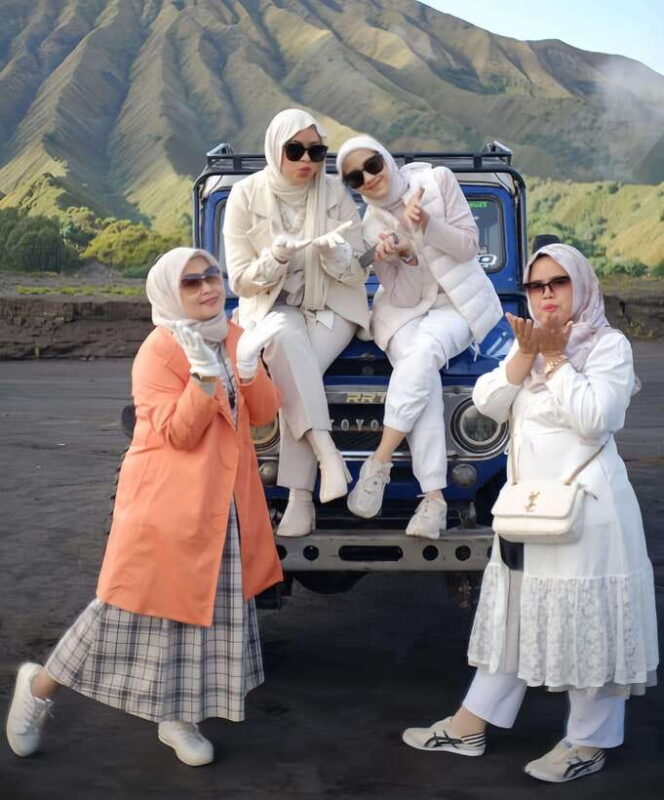 1 Day Mount Bromo Sunrise Tour - Start From Malang - Jeep Ride Across the Sea of Sand