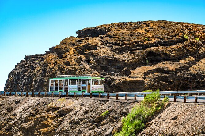 1 Day Pass LeaLea Trolley and Waikiki Trolley Pink Line - What’s the Experience Like on the Trolley?