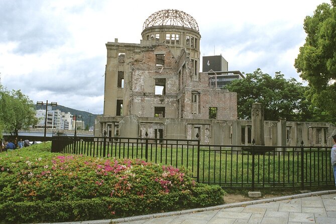 1-Day Private Sightseeing Tour in Hiroshima and Miyajima Island - Exploring Hiroshimas Peace Park