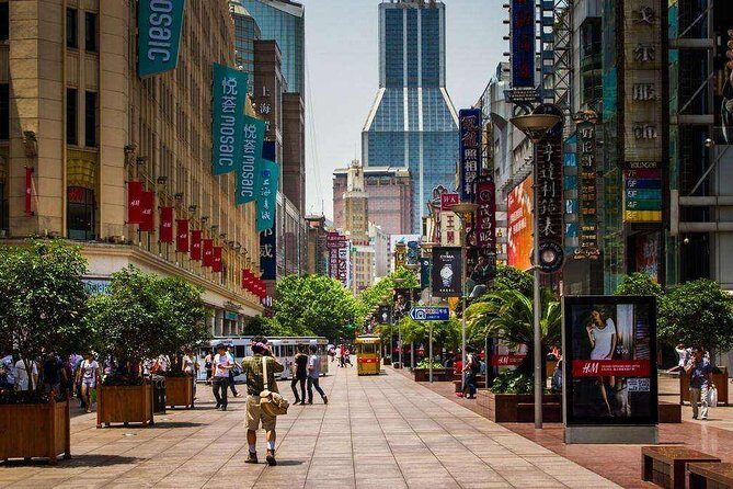 1-Day Private Tour to Shanghai Museum,Yu Garden,the Bund & Huangpu River Cruise - FAQs