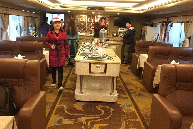 1 Day Relaxing Li River Cruise With The 4 Star Luxury Boat lower Deck Seating - Who Should Consider This Tour?