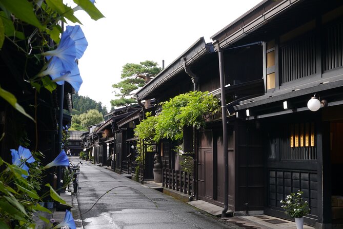 1-Day Shirakawago & Takayama Tour (Round Trip From Kanazawa) - Meeting Details