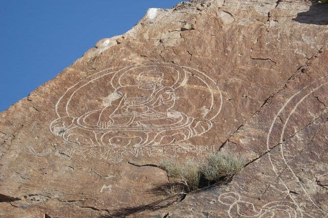 1 Day Tour: Castle of nomads & Buddha petroglyphs - The Sum Up