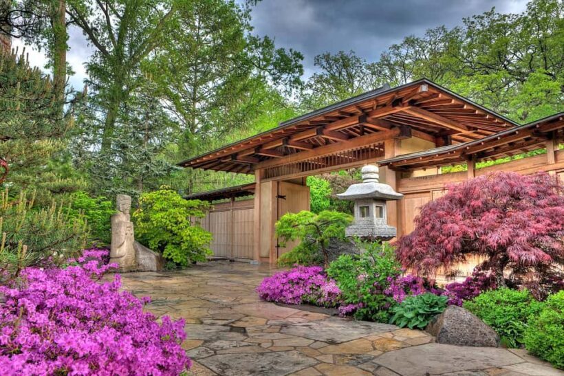 1-Day Tour Lake Geneva & Anderson Japanese Gardens - FAQ