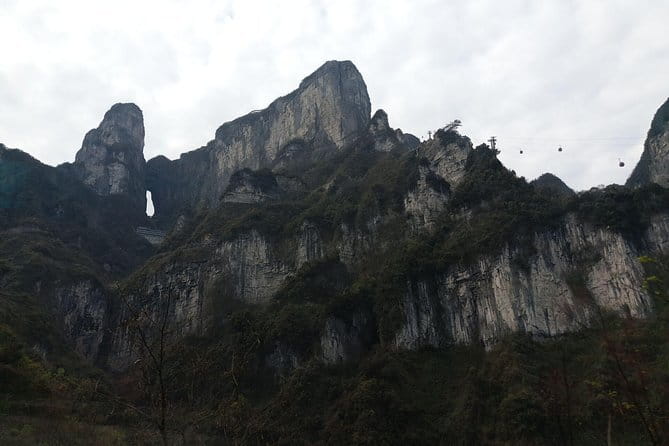 1-Day Zhangjiajie National Forest Park(Avatar) and Tianmen Mountain Private Tour - FAQ