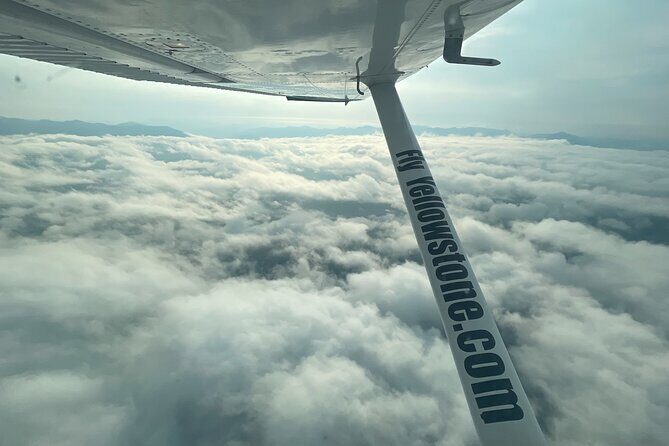 1 Hour Aerial Tour Over the Western Boundary of Yellowstone - Exploring the Tour: An In-Depth Look