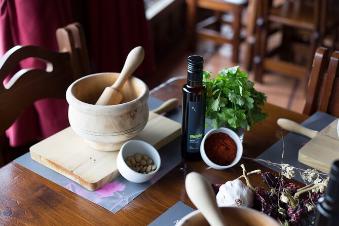 1 Hour and Half Mojo Sauce Workshop With Winery Tour - Wrapping It Up