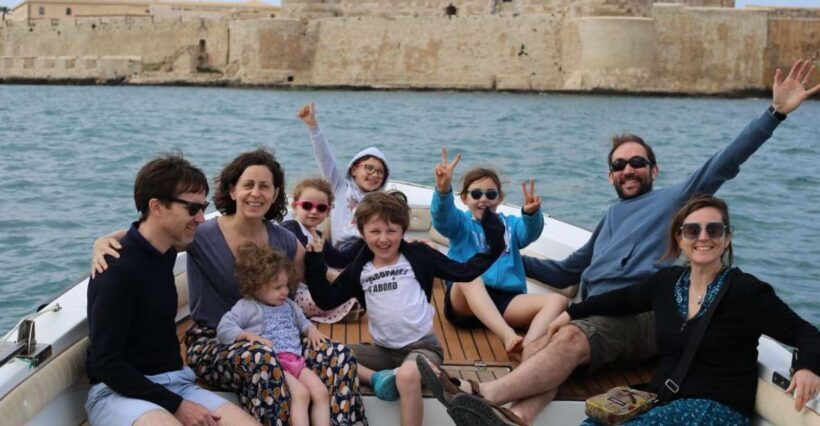 1-hour boat tour with visit to sea caves and ortigia island - FAQ