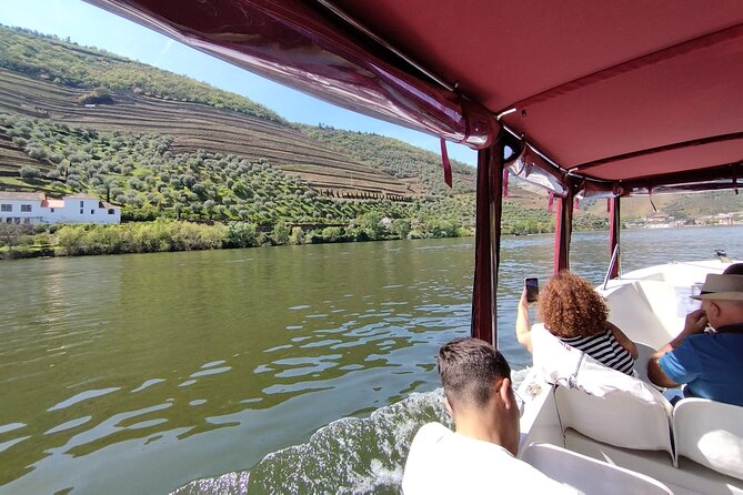 1-Hour Boat Trip Along the Douro River in Pinhão - Meeting and Pickup Details