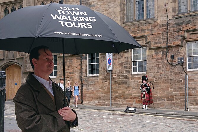1-Hour Historical Walking Tour Discovering Edinburghs Old Town - Tour Highlights
