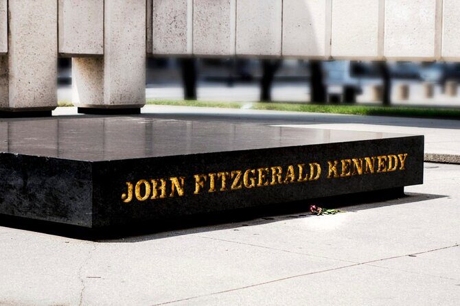 1-Hour JFK Assassination Walking Tour - An Introduction to the Tour Experience