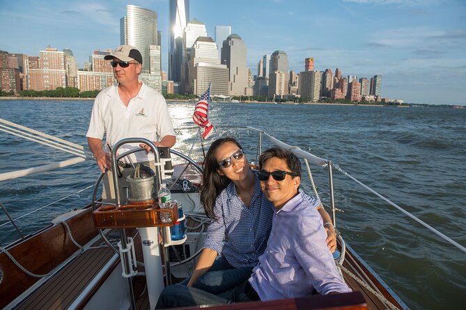 1 Hour Private Charter in New York Harbor for up to 6 people - Value and Suitability