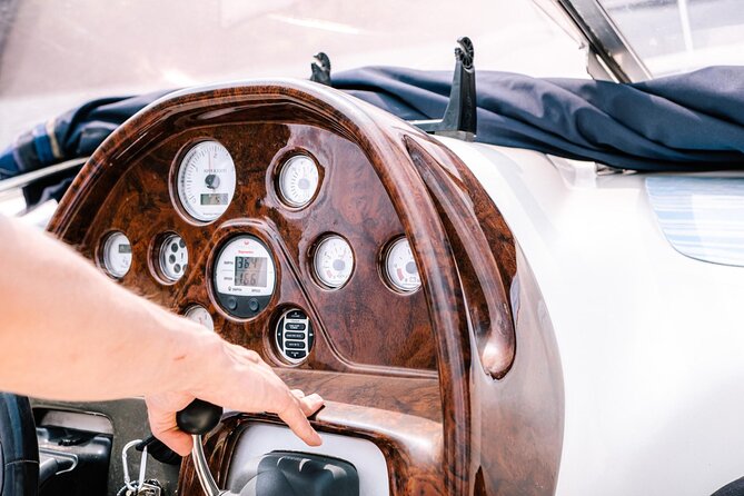 1 Hour Private Cruise on Lake Como Motoscafo Cranchi - Who Will Love This Experience?