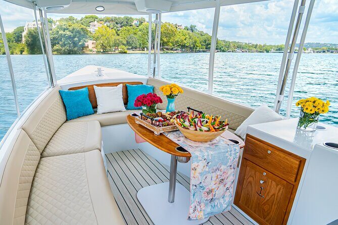 1 Hour Private Electric Duffy Cruise on Lake Austin - An In-Depth Look at the Experience