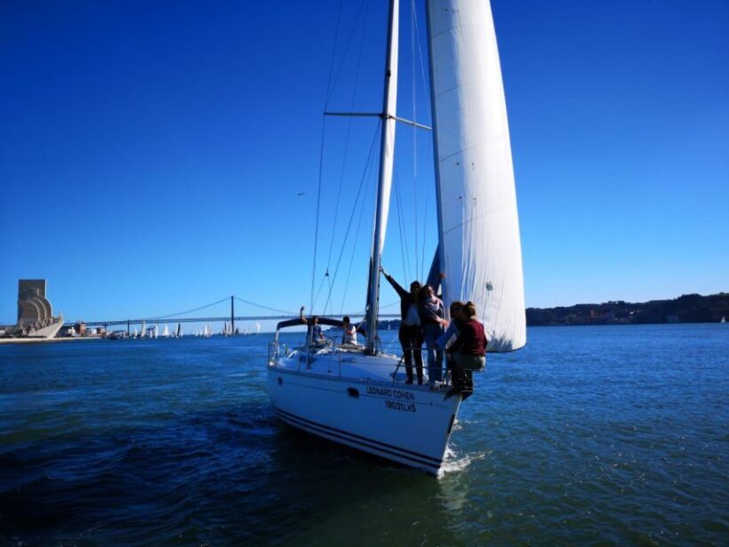 1 Hour Private - Lisbon: Sailing Tour With Wine and History - Setting Sail in Lisbon: A Closer Look