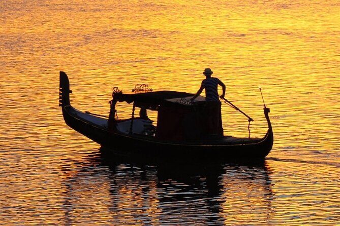 1 Hour Private Romantic Gondola Cruises in Banksia Beach - Analyzing the Value