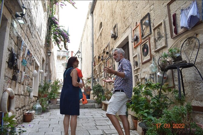 1 Hour Private Walking Tour in Korcula - Guide Expertise and Experience