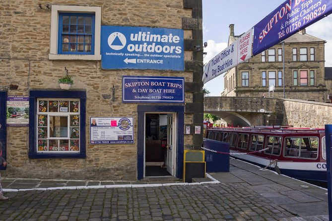 1-Hour Public Cruise - Scenic Countryside Views