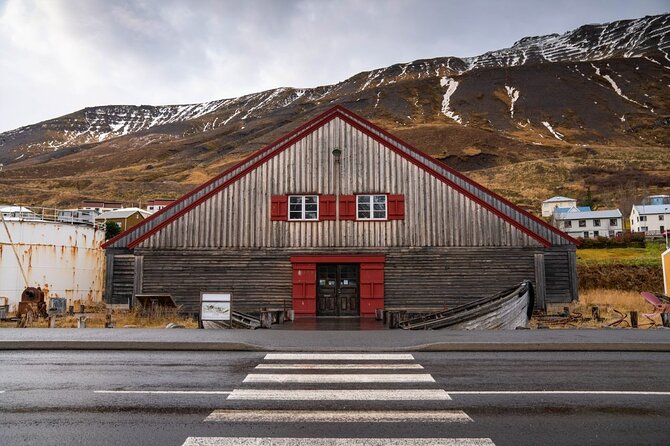 1-Hour Siglufjörður Stroll - The Value of a Guided One-Hour Tour