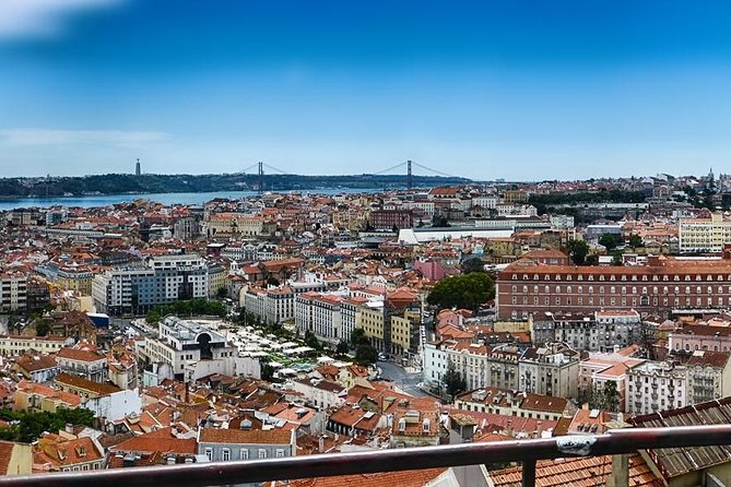 1 Hr City Tuk Tuk / Electric Car Tour of Lisbon - Capturing Scenic Moments