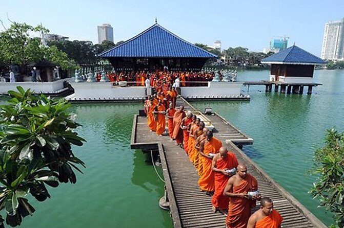 1 Night 2 Days Colombo - Kitulgala - Kandy - Colombo - Transportation and Guide Experience