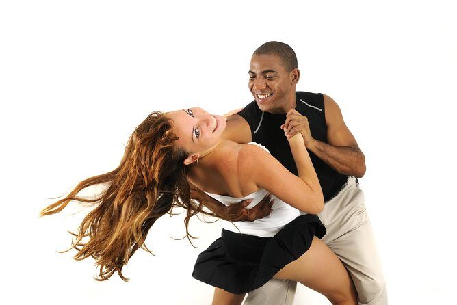 1-on-1 Private Salsa Classes - An Authentic Dive into Latin Dance in Mexico City