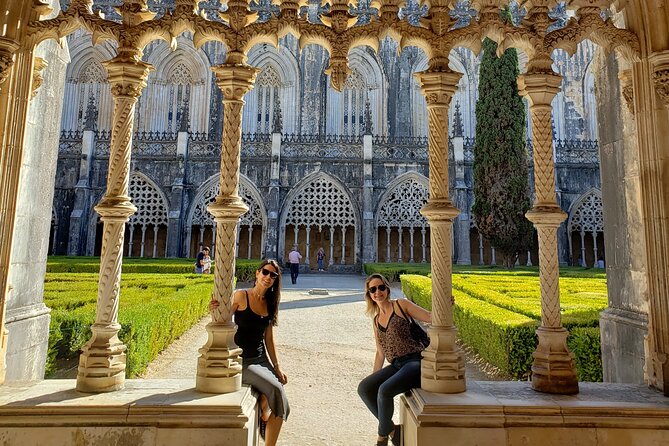 10-Hour Guided Tour of Fátima, Óbidos, Nazaré, Batalha, and Alcobaça - Exploring Fátima