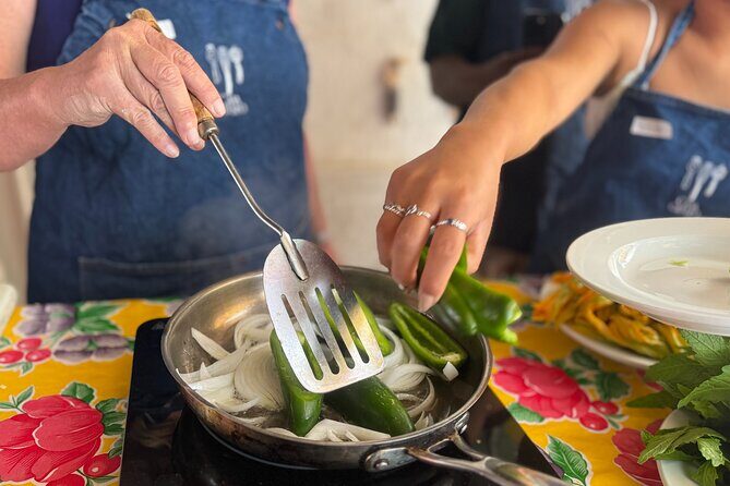 10 Mexican salsas, enjoy cooking and tasting them in Oaxaca - An In-Depth Look at the Salsa Cooking Class