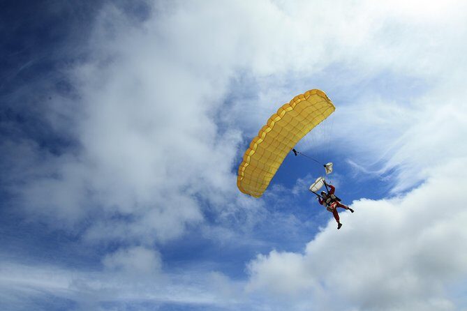 10,000ft Skydive over Abel Tasman with NZ's Most Epic Scenery - Who is This Tour Best For?
