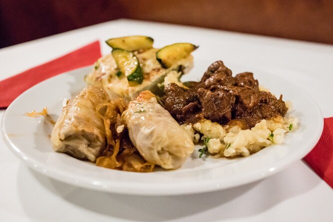 10PM Budapest Danube Cruise With Live Music & Food or Drinks - Negative Aspects and Concerns Raised by Guests