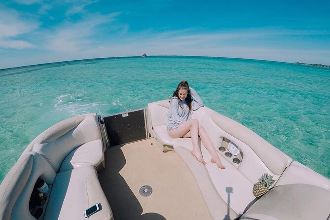 12 passenger Crab Island pontoon boat rental - Key Points