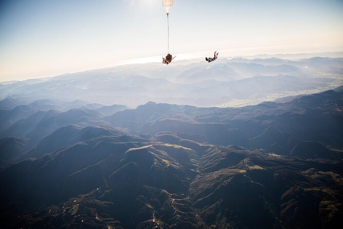 13,000ft Skydive over Abel Tasman with NZ's Most Epic Scenery - The Scenic Highlights