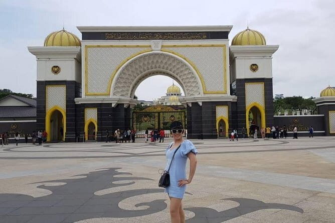 *14 Hrs Melaka Ultimate Van Tour from Port Dickson w' Tour Guide - Who Should Book This Tour?