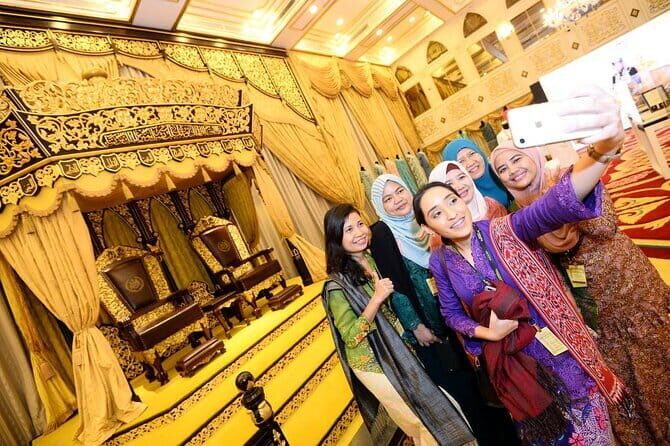 *14 Hrs Melaka Ultimate Van Tour from Port Dickson w' Tour Guide - FAQ