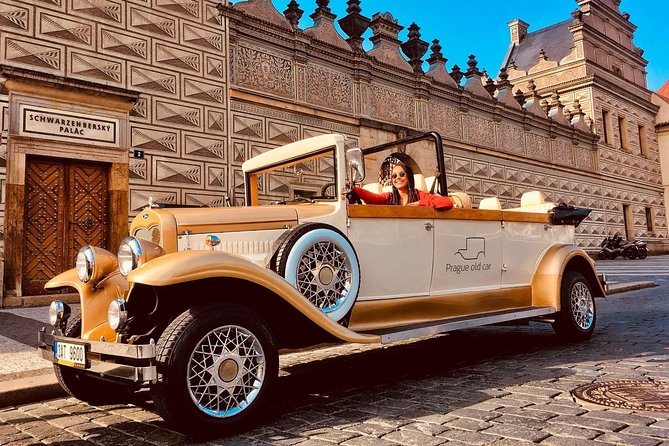 1,5 hour oldtimer convertible Prague sightseeing tour - Who Should Consider This Tour?