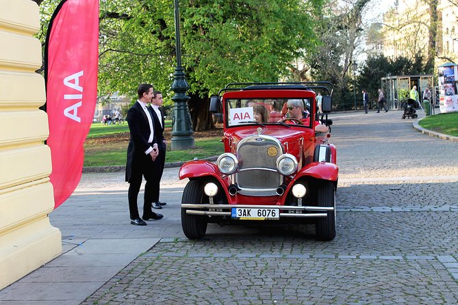 1,5 hour oldtimer convertible Prague sightseeing tour - FAQ