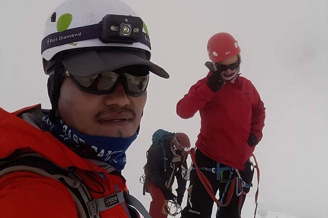 16 Days Island Peak Climbing With Everest Base Camp Private Trip - FAQ