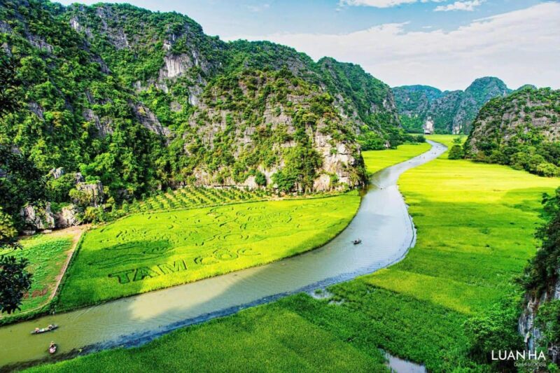 18-Day Vietnam Itinerary: Explore North to South Highlights - Transportation and Group Size